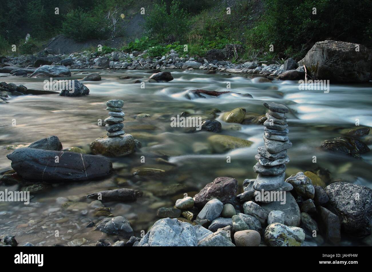 Fluss mit steinen -Fotos und -Bildmaterial in hoher Auflösung – Alamy