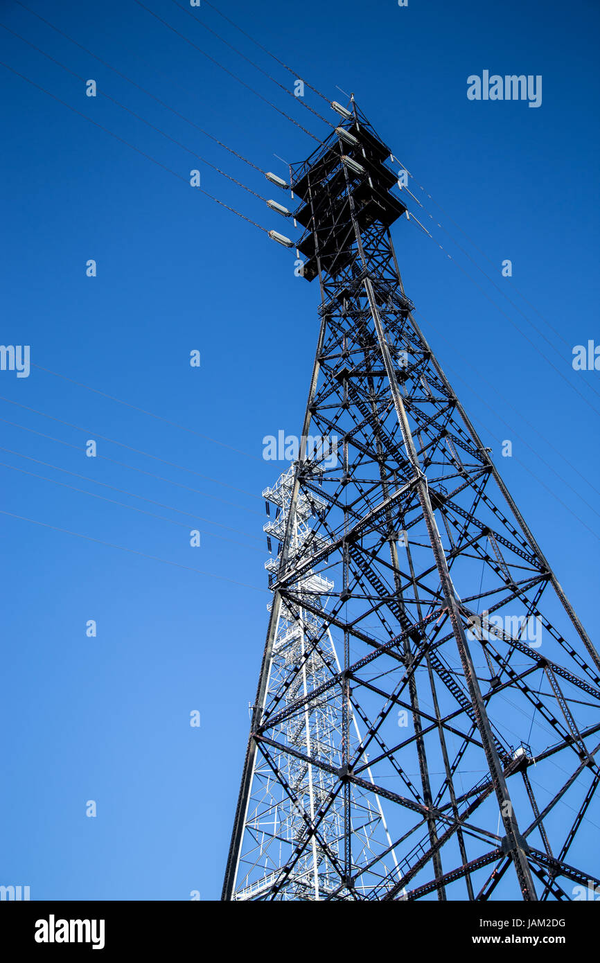 Elektrische freileitung -Fotos und -Bildmaterial in hoher Auflösung – Alamy