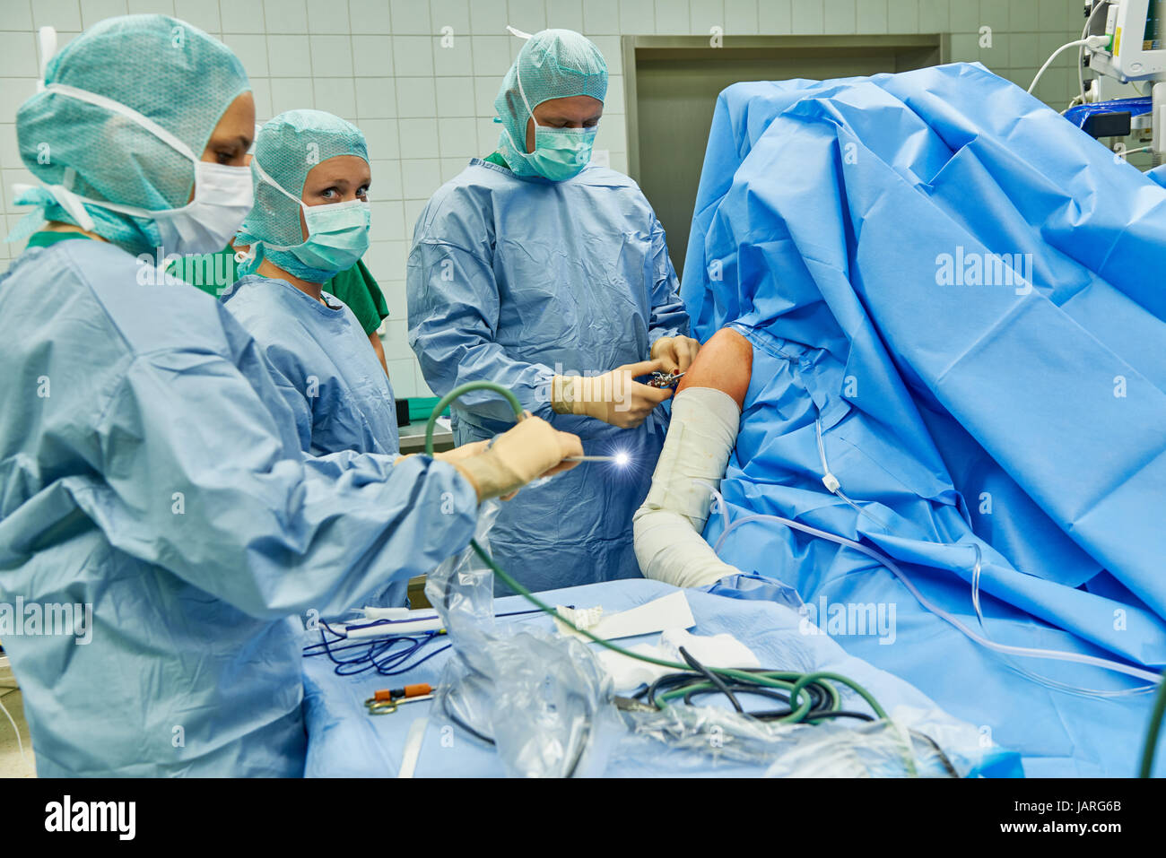 Operating room nurses -Fotos und -Bildmaterial in hoher Auflösung – Alamy