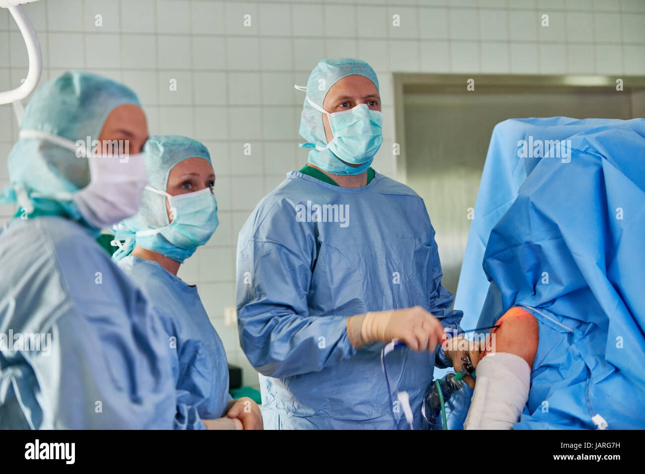 Laparoskopische chirurgie -Fotos und -Bildmaterial in hoher Auflösung ...