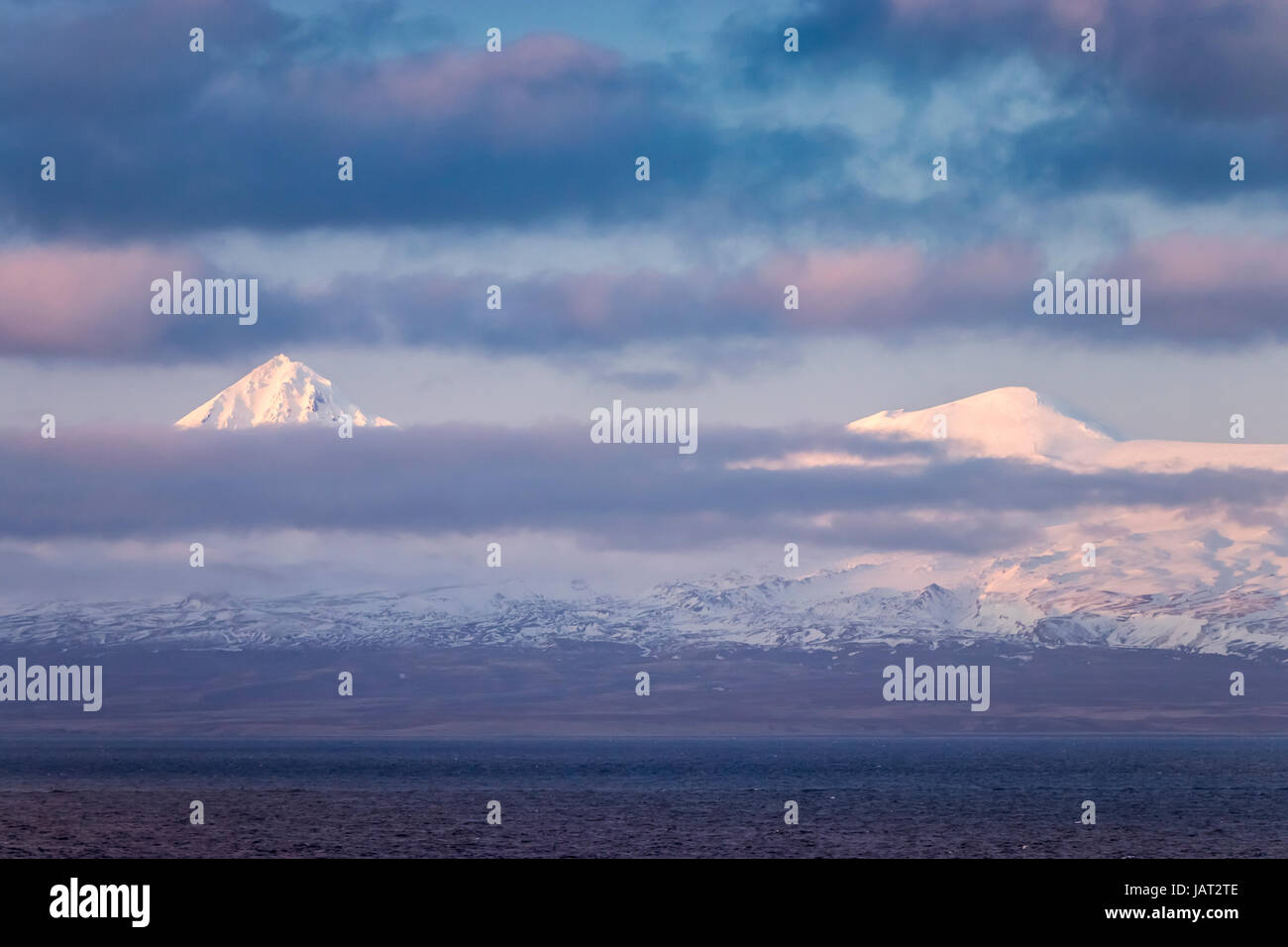Mount shishaldin Stockfotos und -bilder Kaufen - Alamy