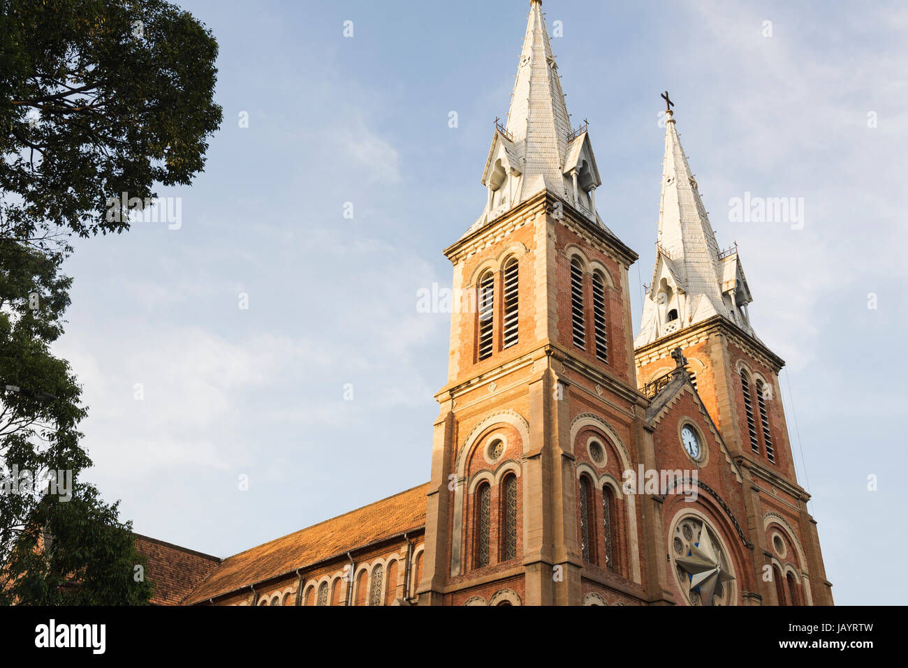 Nha tho duc ba -Fotos und -Bildmaterial in hoher Auflösung – Alamy