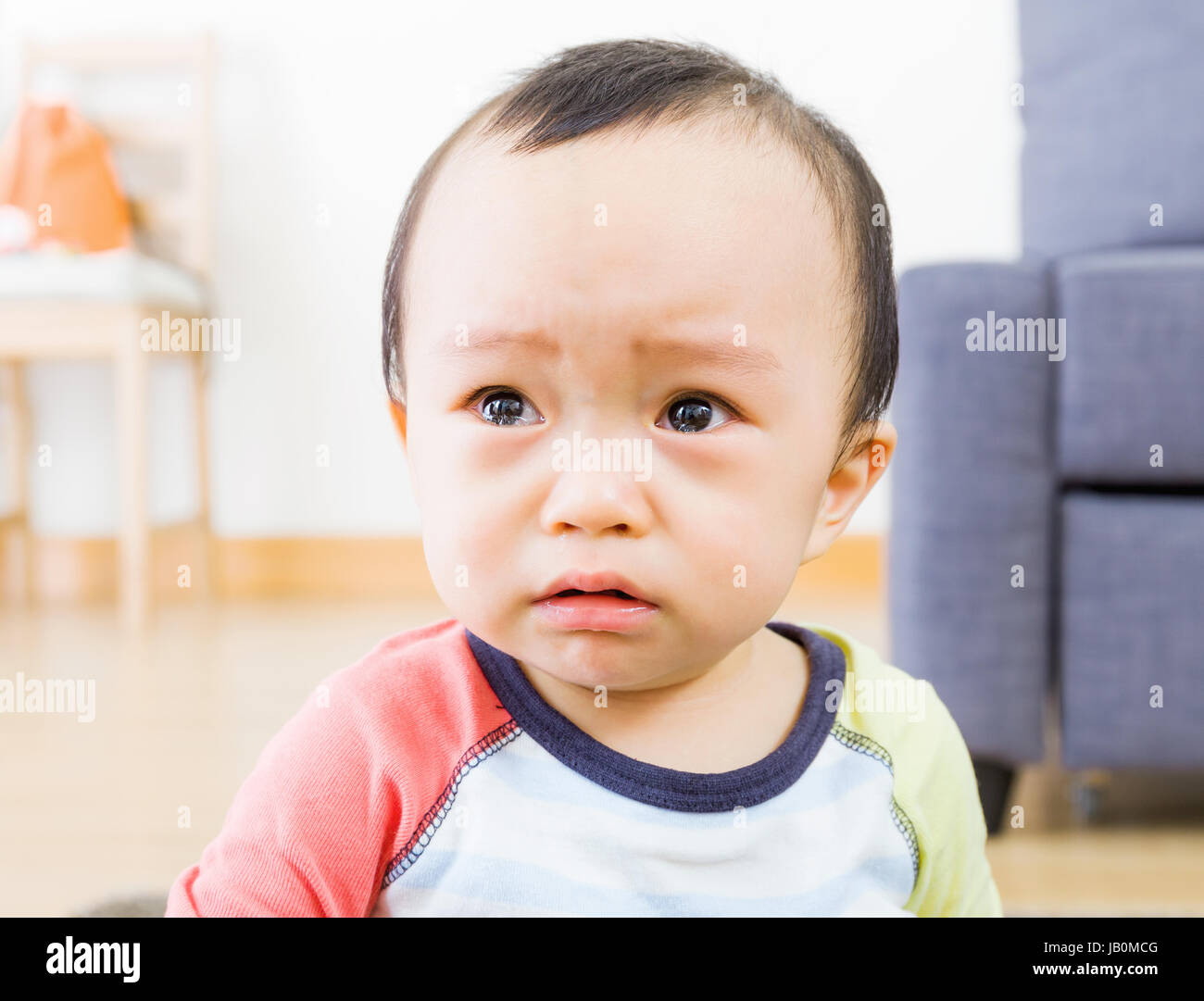 Baby pout cry -Fotos und -Bildmaterial in hoher Auflösung – Alamy