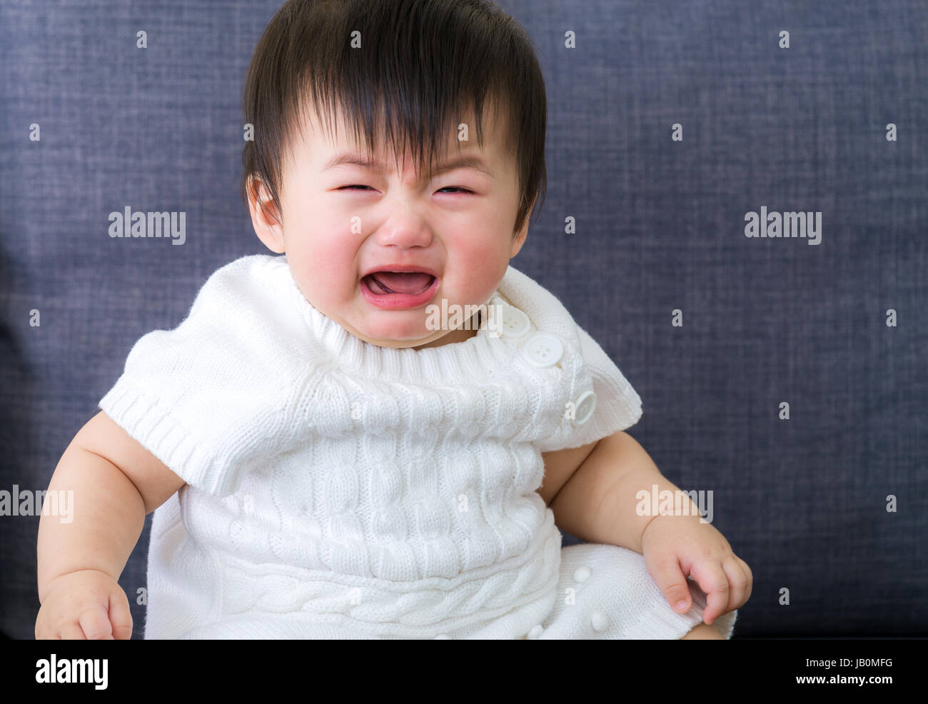Asiatische Baby weint Stockfotografie - Alamy