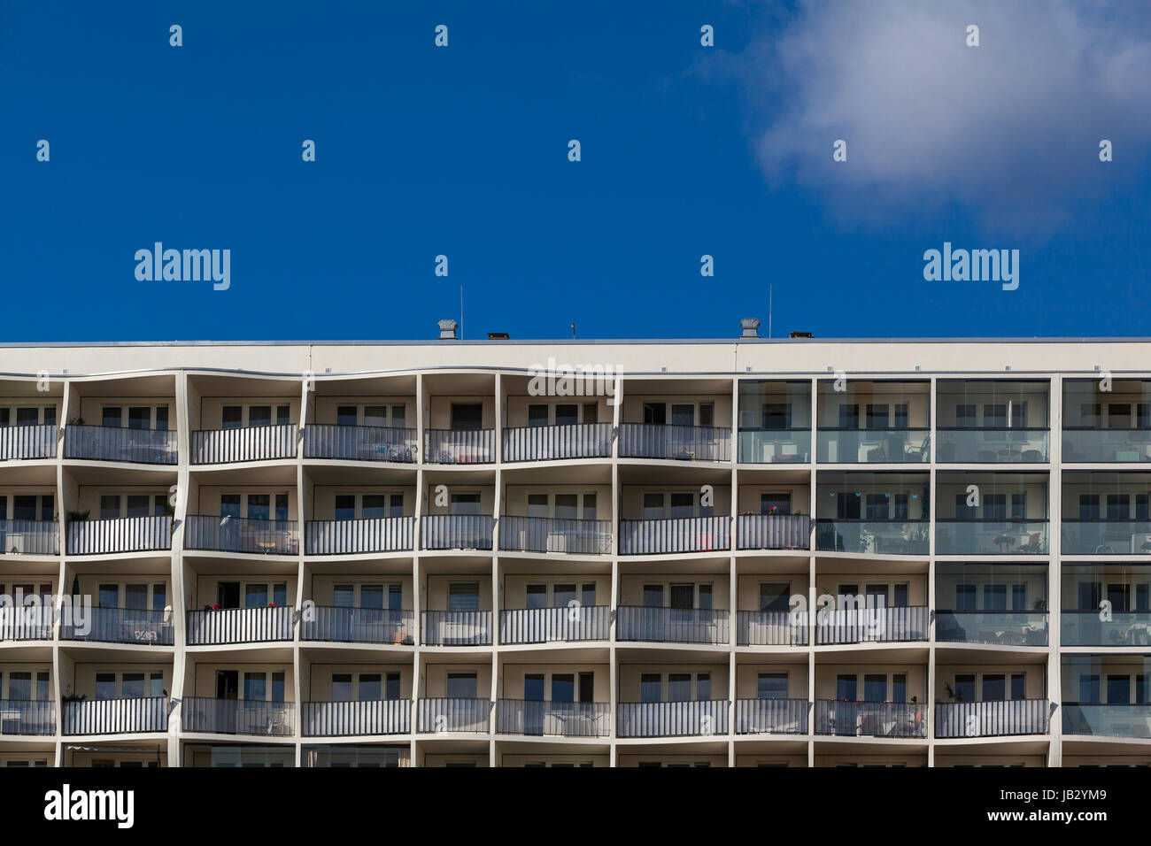 Plattenbau in Magdeburg Stockfoto, Bild: 144509801 - Alamy
