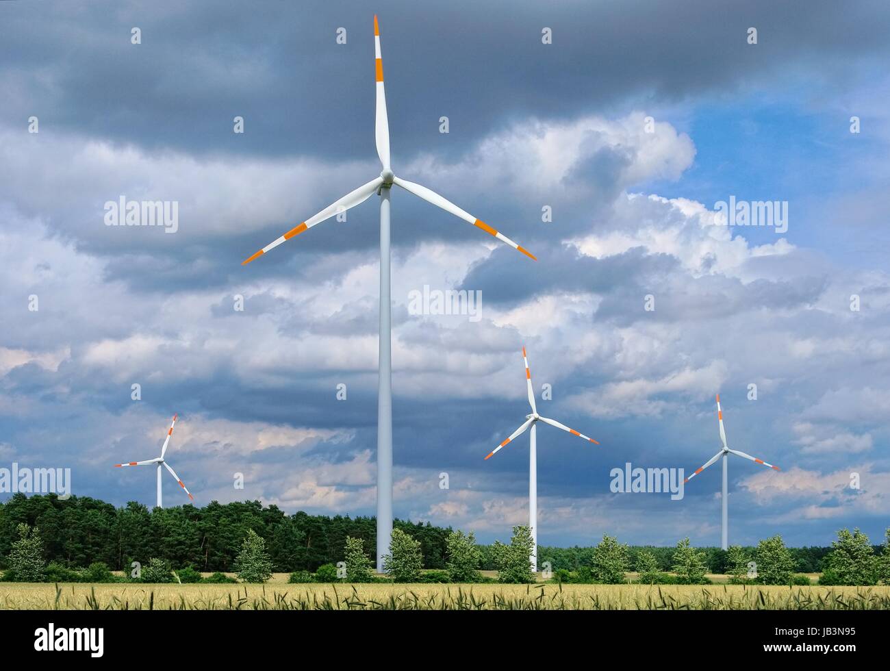 Windrad turm -Fotos und -Bildmaterial in hoher Auflösung – Alamy