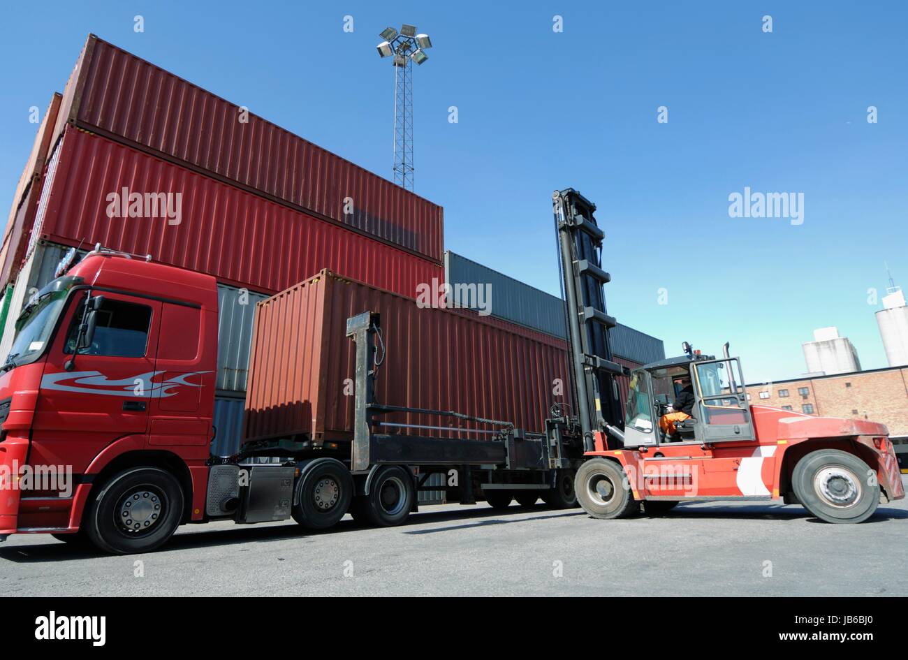 Container gabelstapler -Fotos und -Bildmaterial in hoher Auflösung – Alamy