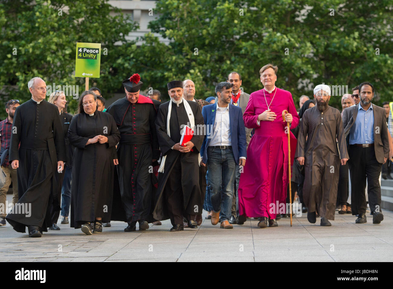 Glaubensführer (von links nach rechts), Dekan von David Ison, Reverend ...