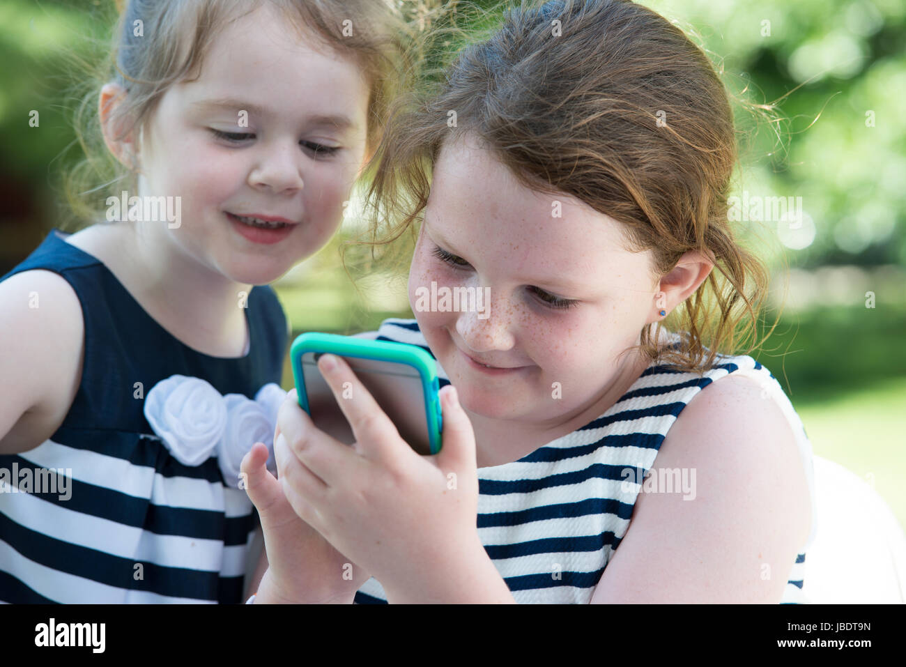 Lachende Kinder Stockfotos und -bilder Kaufen - Alamy