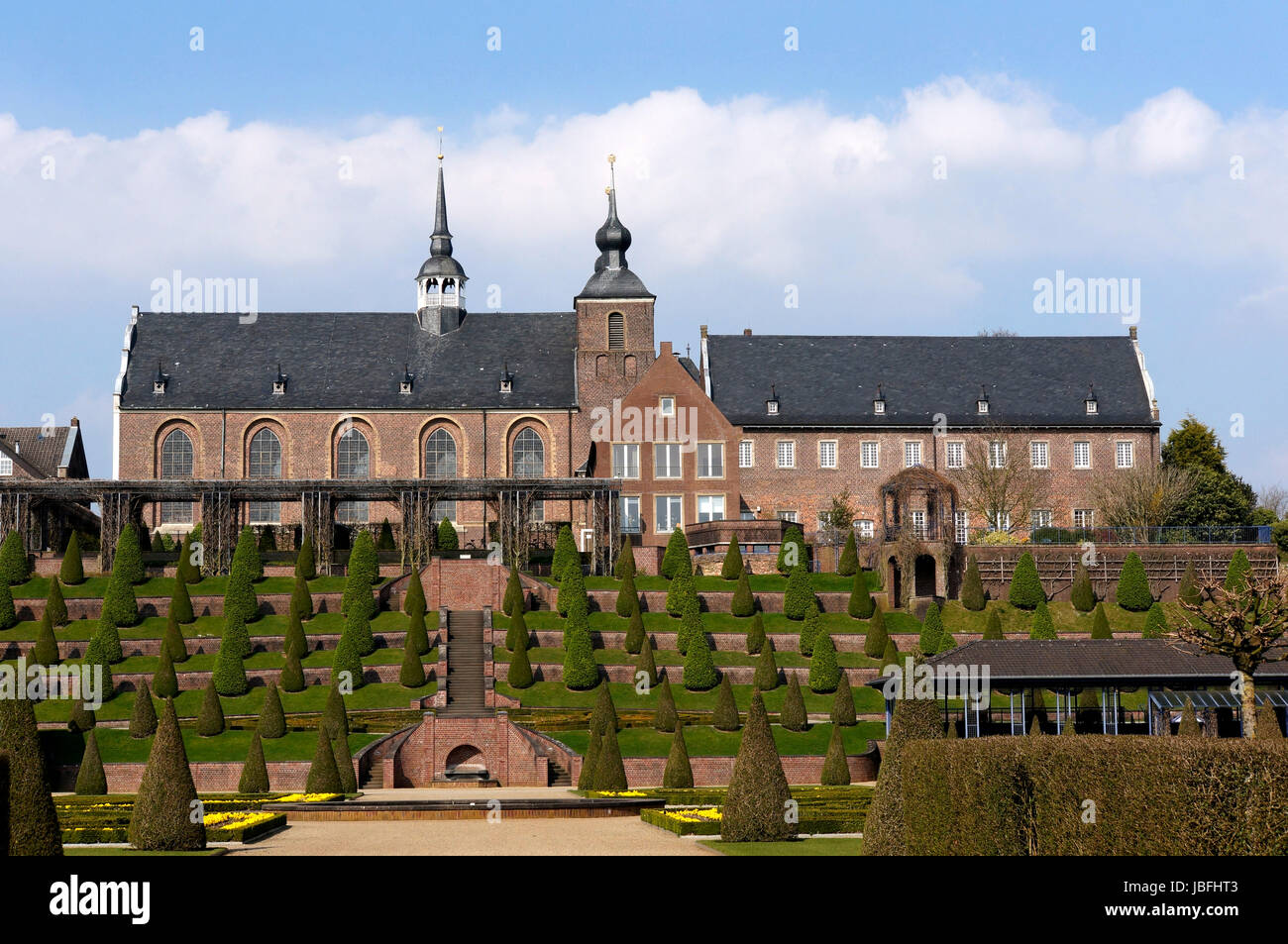Kloster klosteranlage klosterkirche -Fotos und -Bildmaterial in hoher Auflösung – Alamy