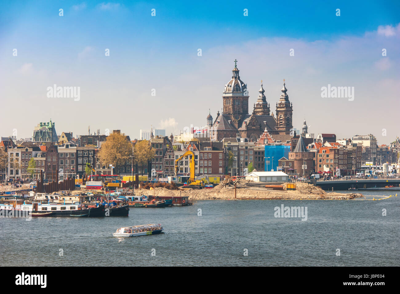 Amsterdam harbour skyline -Fotos und -Bildmaterial in hoher Auflösung ...