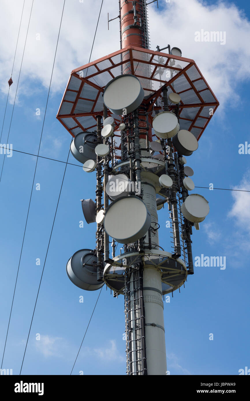 Radio Mast Symbol Stockfotos & Radio Mast Symbol Bilder - Seite 2 - Alamy