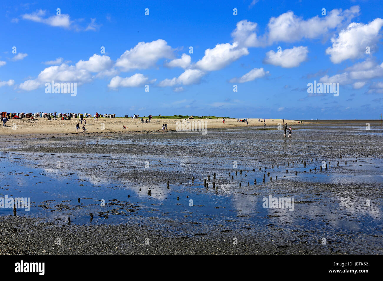 Am Strand von Schillig, Ebbe, Watten, Wolke Stimmung, Urlauber bin ...