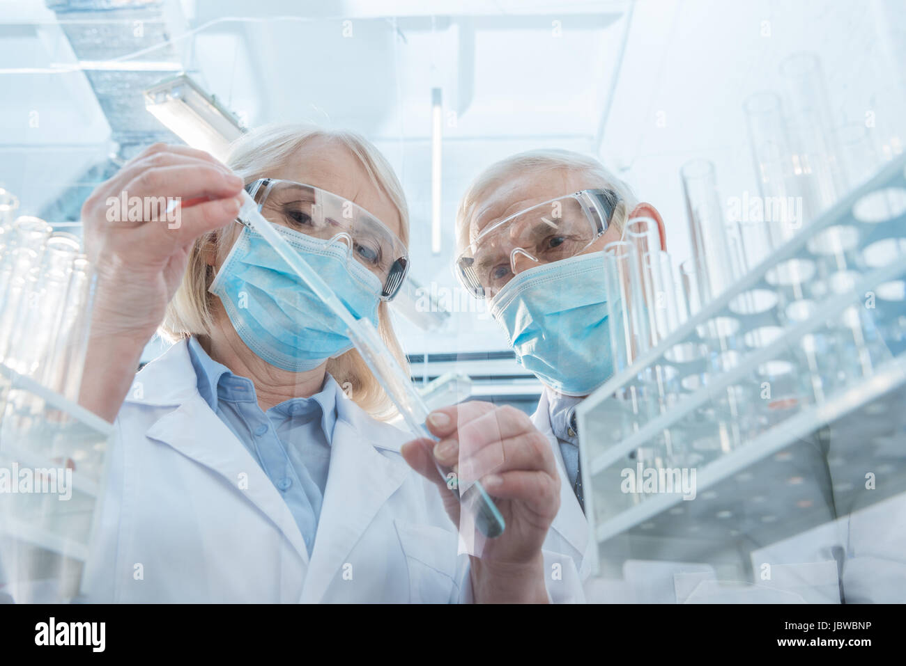 Mach Ein Experiment Stockfotos und -bilder Kaufen - Alamy