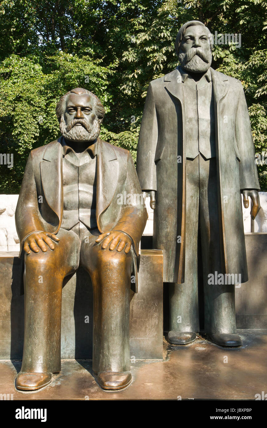 BERLIN, Deutschland - 24 SEPTEMBER: Die Marx-Engels-Denkmal an seinem ...