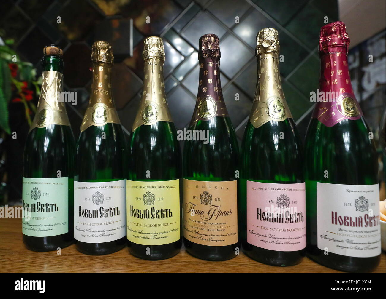 Crimean Wine Stockfotos und -bilder Kaufen - Alamy