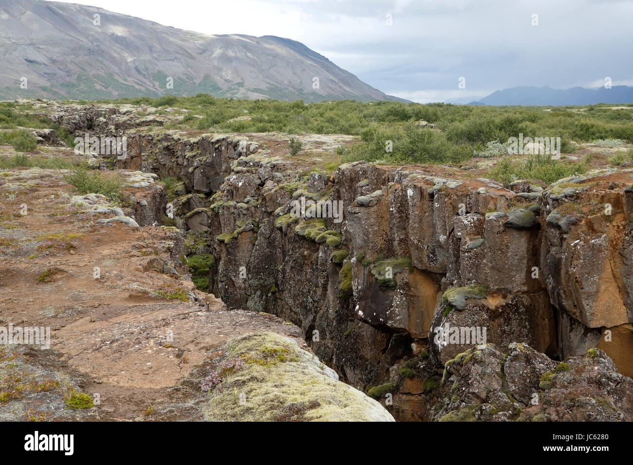 Basaltformation aus Magma Eruption und Aufspaltung der Erde; s Kruste ...