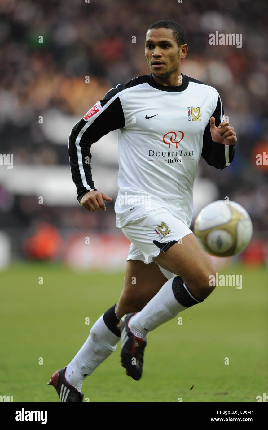 Mathias doumbe -Fotos und -Bildmaterial in hoher Auflösung – Alamy