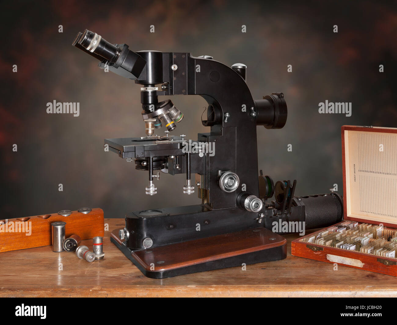 Cooke Troughton & Simms Vintage Compound Microscope, Universal stehen ...