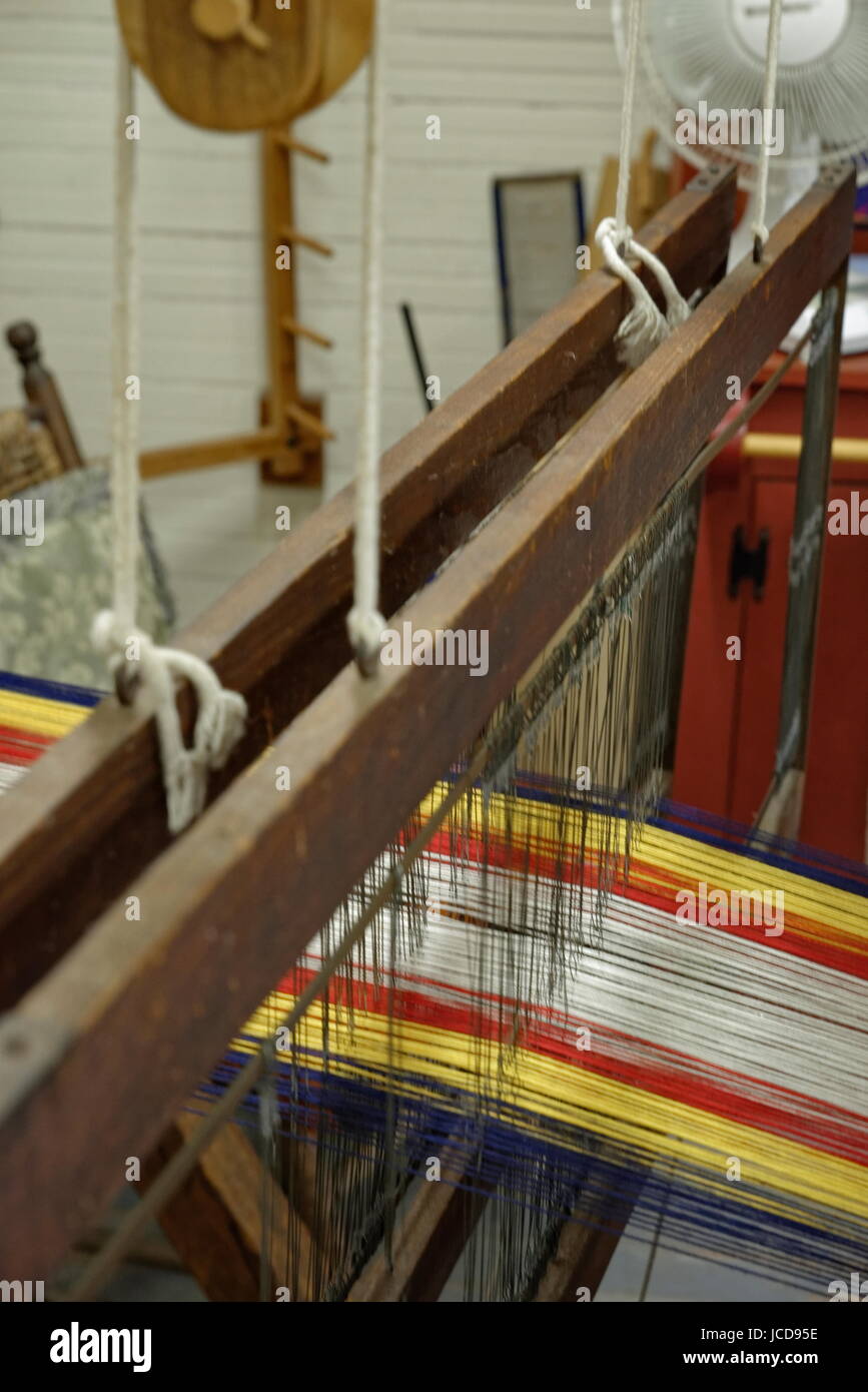 Industrieller holzwebstuhl -Fotos und -Bildmaterial in hoher Auflösung – Alamy