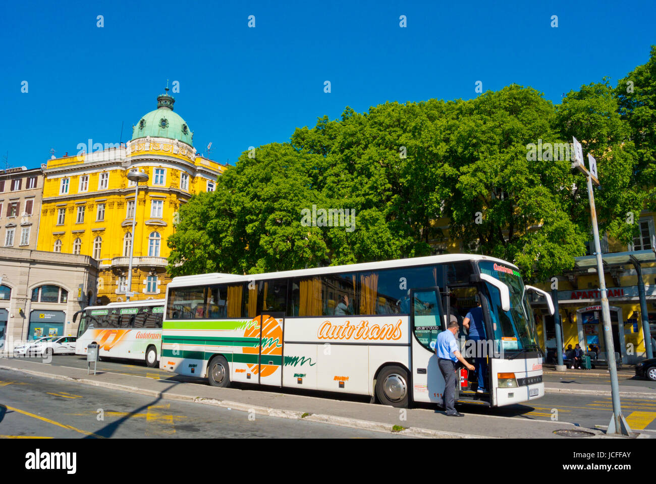 Zabica, lange Strecke bus Bahnhof, zentrale Rijeka, Kvarner Bucht ...