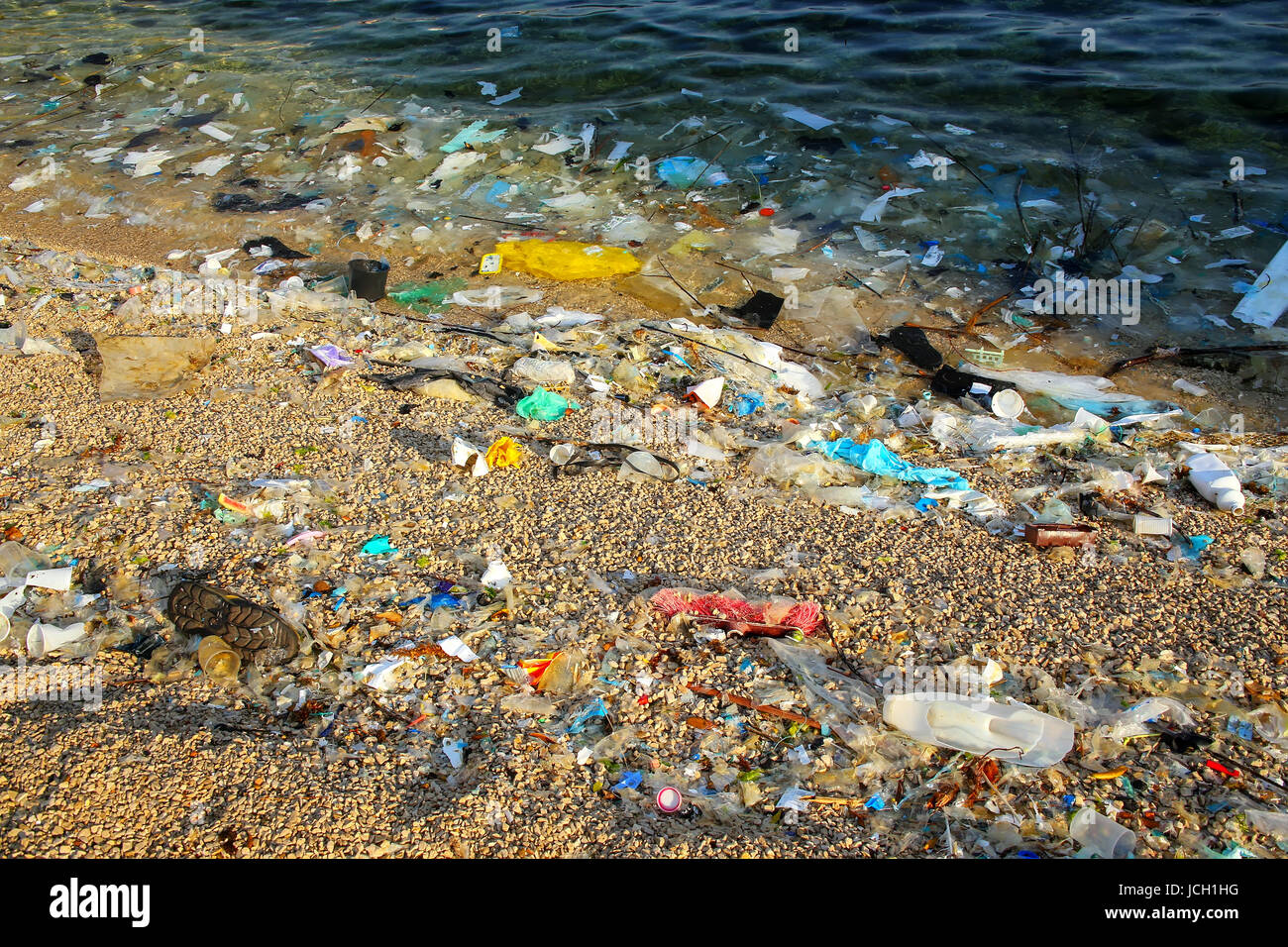 Strand verschmutzt -Fotos und -Bildmaterial in hoher Auflösung – Alamy