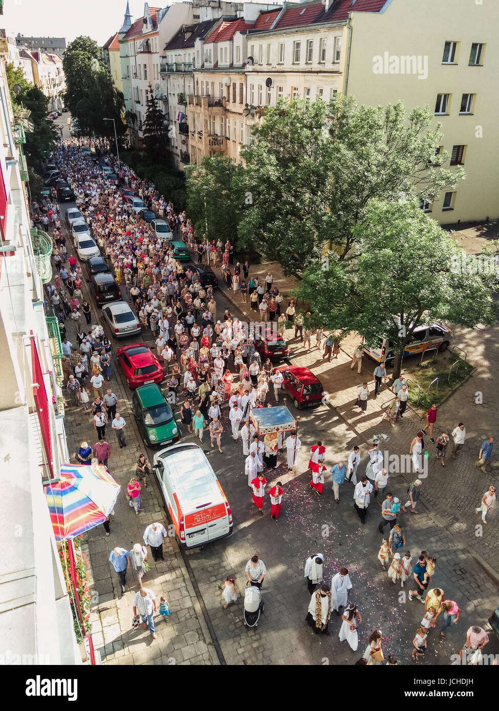 Wroclaw, Polen - 15. Juni 2017: Religiöse Prozession an Fronleichnam ...