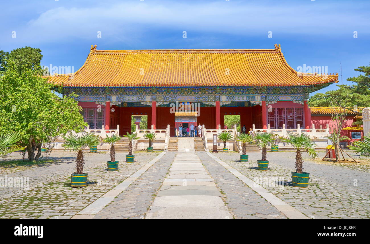 Eingang zum Changling der Ming-Gräber, Peking, China Stockfotografie ...