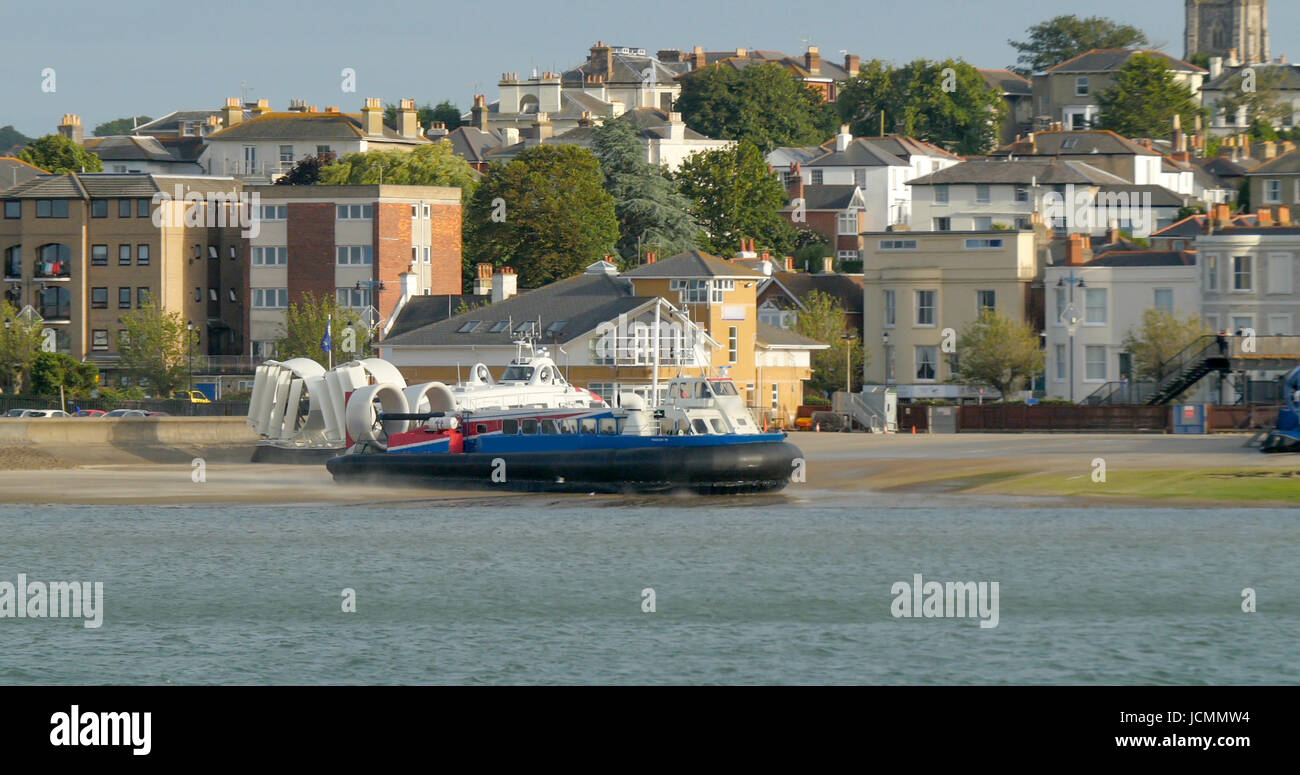 Luftkissenboot am strand -Fotos und -Bildmaterial in hoher Auflösung ...