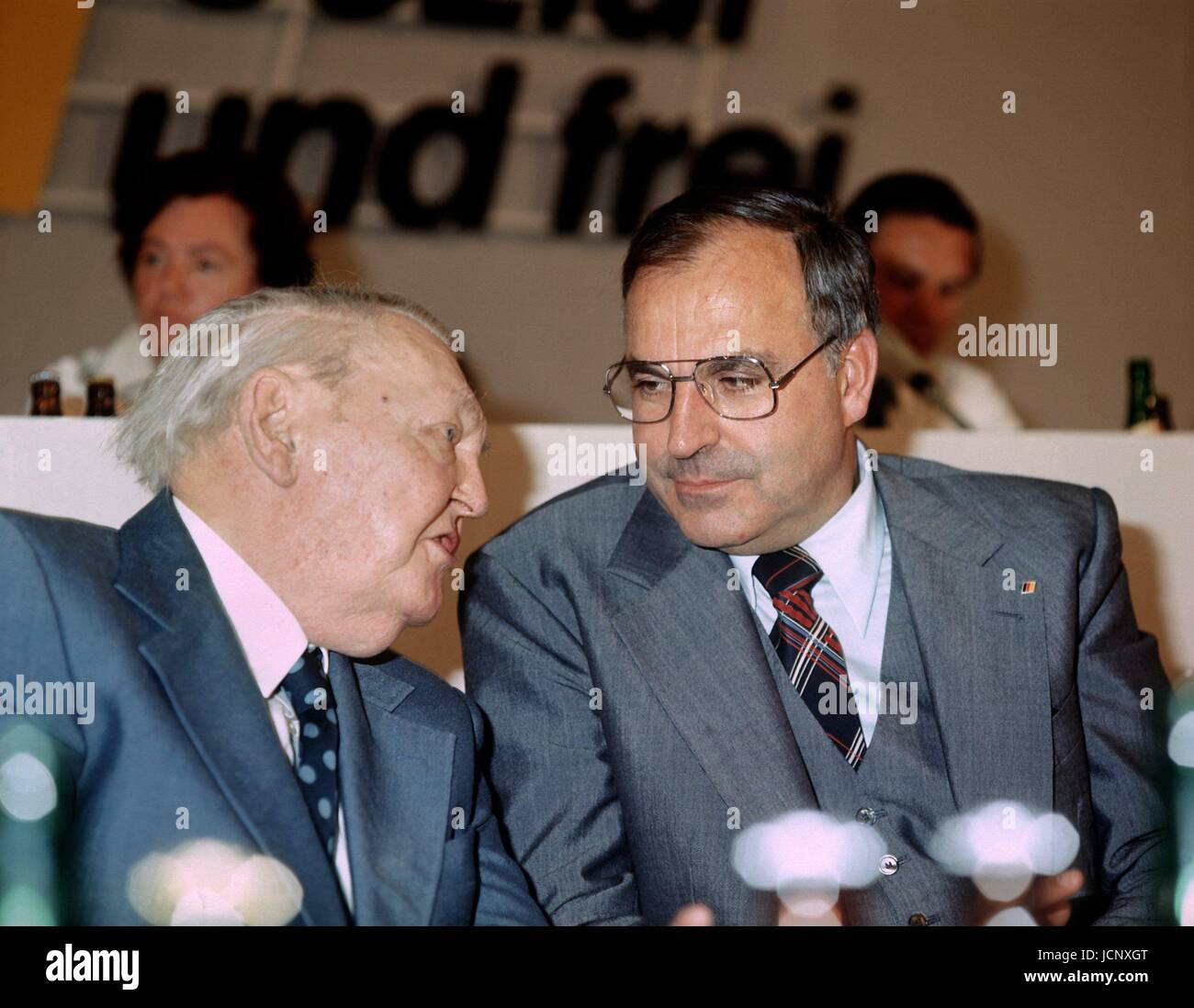 Ex-Kanzler und "Vater der deutschen Wirtschaftswunderjahre ...