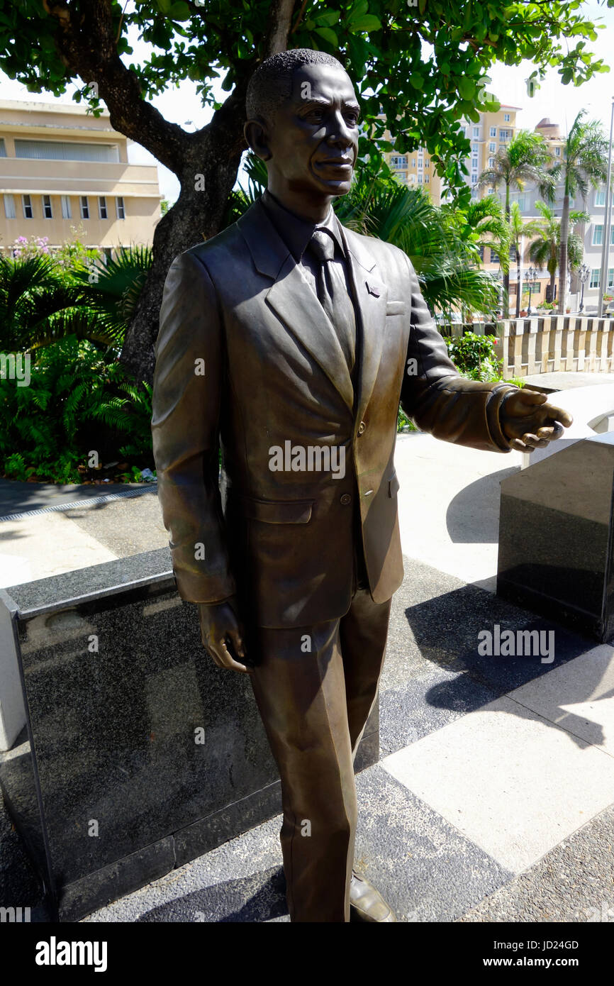 Barack obama statue puerto rico -Fotos und -Bildmaterial in hoher ...