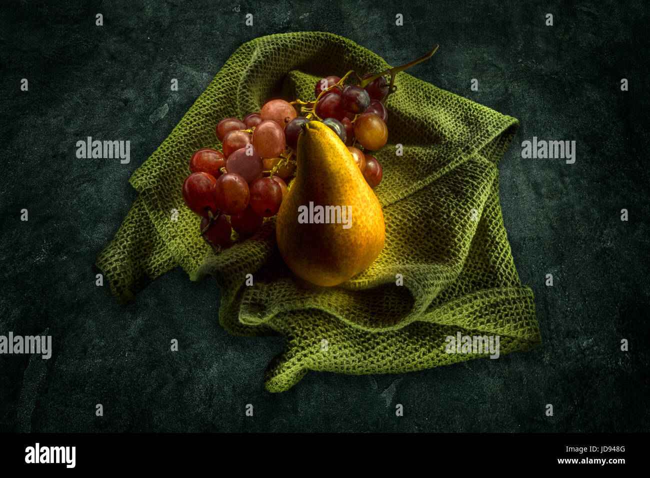 Weintrauben stilleben -Fotos und -Bildmaterial in hoher Auflösung – Alamy