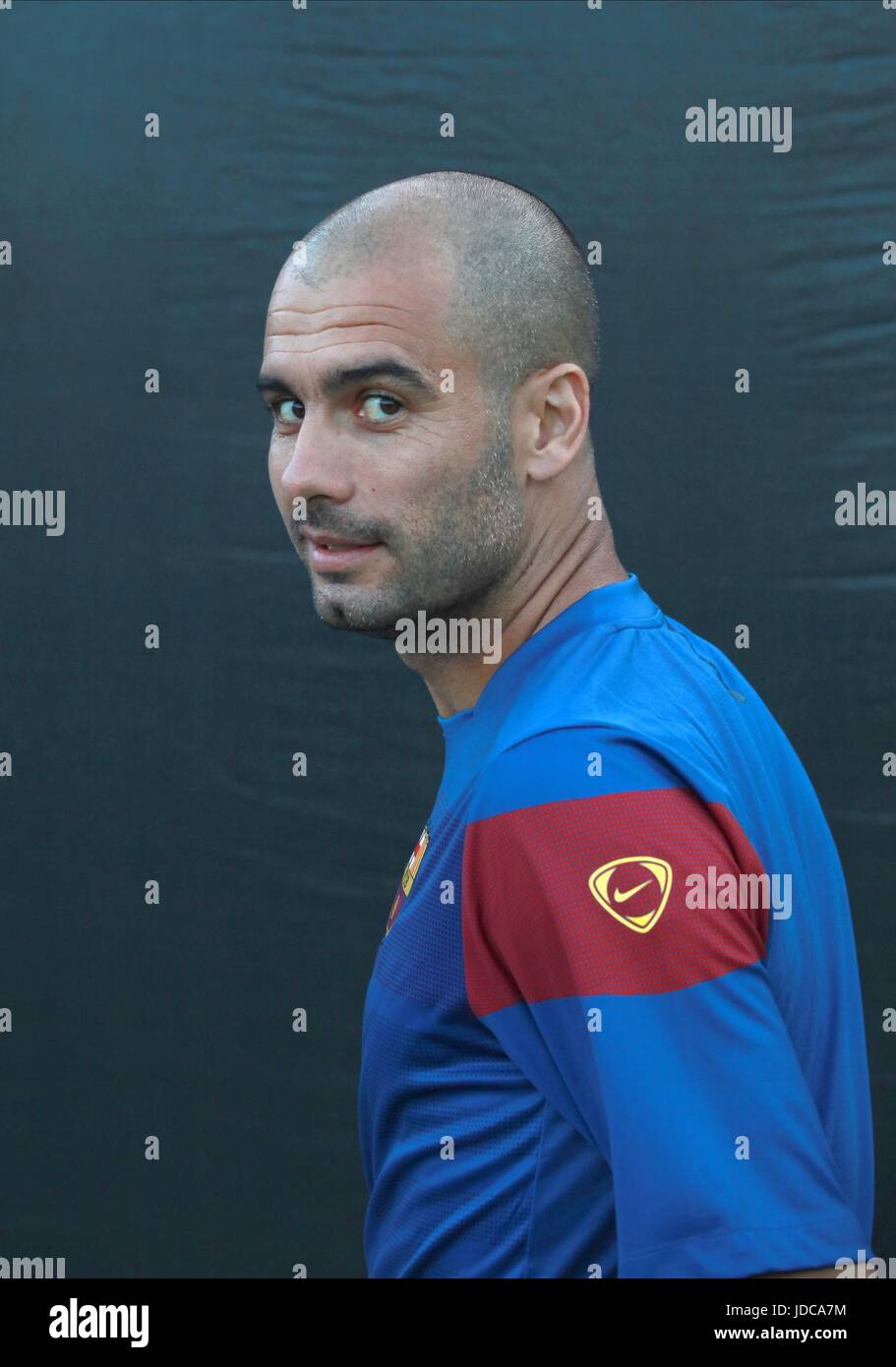 Pep guardiola training -Fotos und -Bildmaterial in hoher Auflösung – Alamy