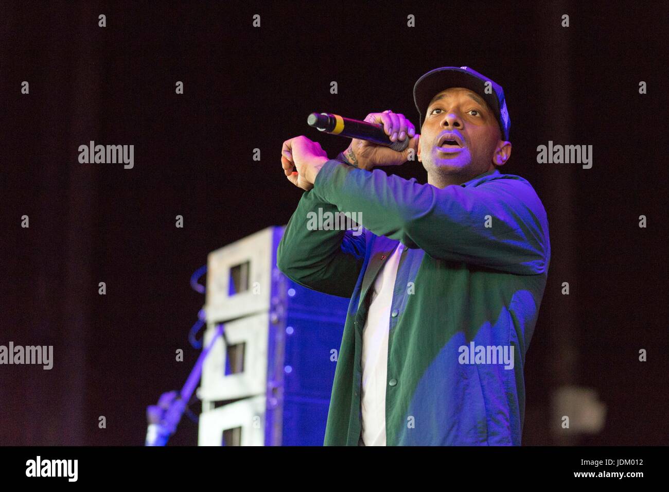 Name der festivalleistungsgruppe -Fotos und -Bildmaterial in hoher ...