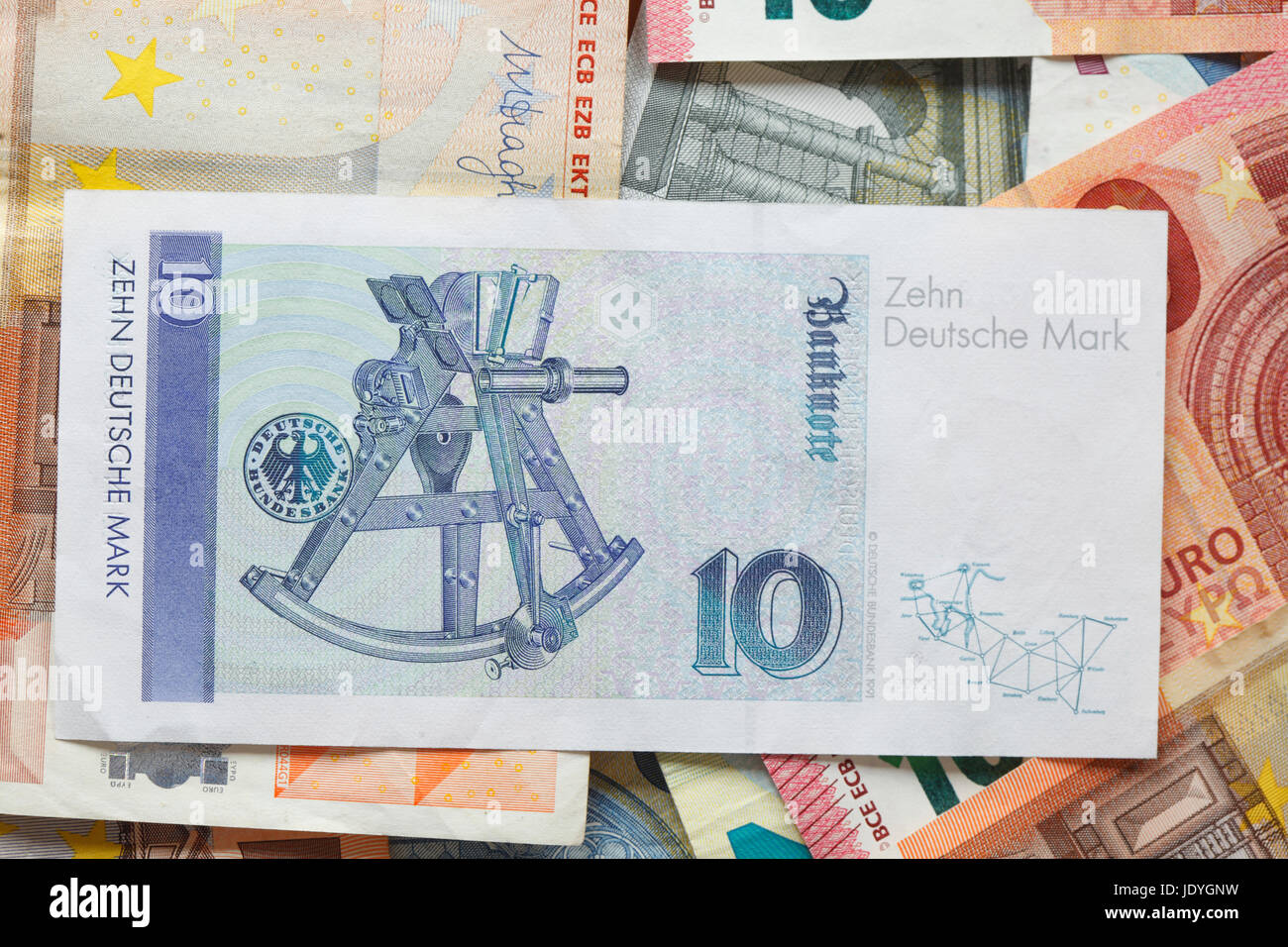 Zehn dm note -Fotos und -Bildmaterial in hoher Auflösung – Alamy