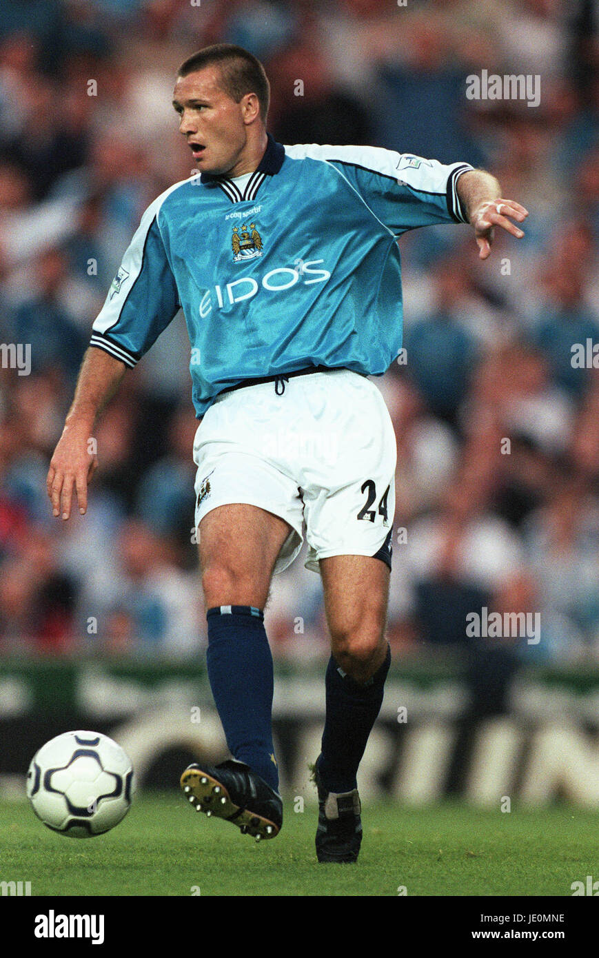 Steve howey manchester city fc -Fotos und -Bildmaterial in hoher ...