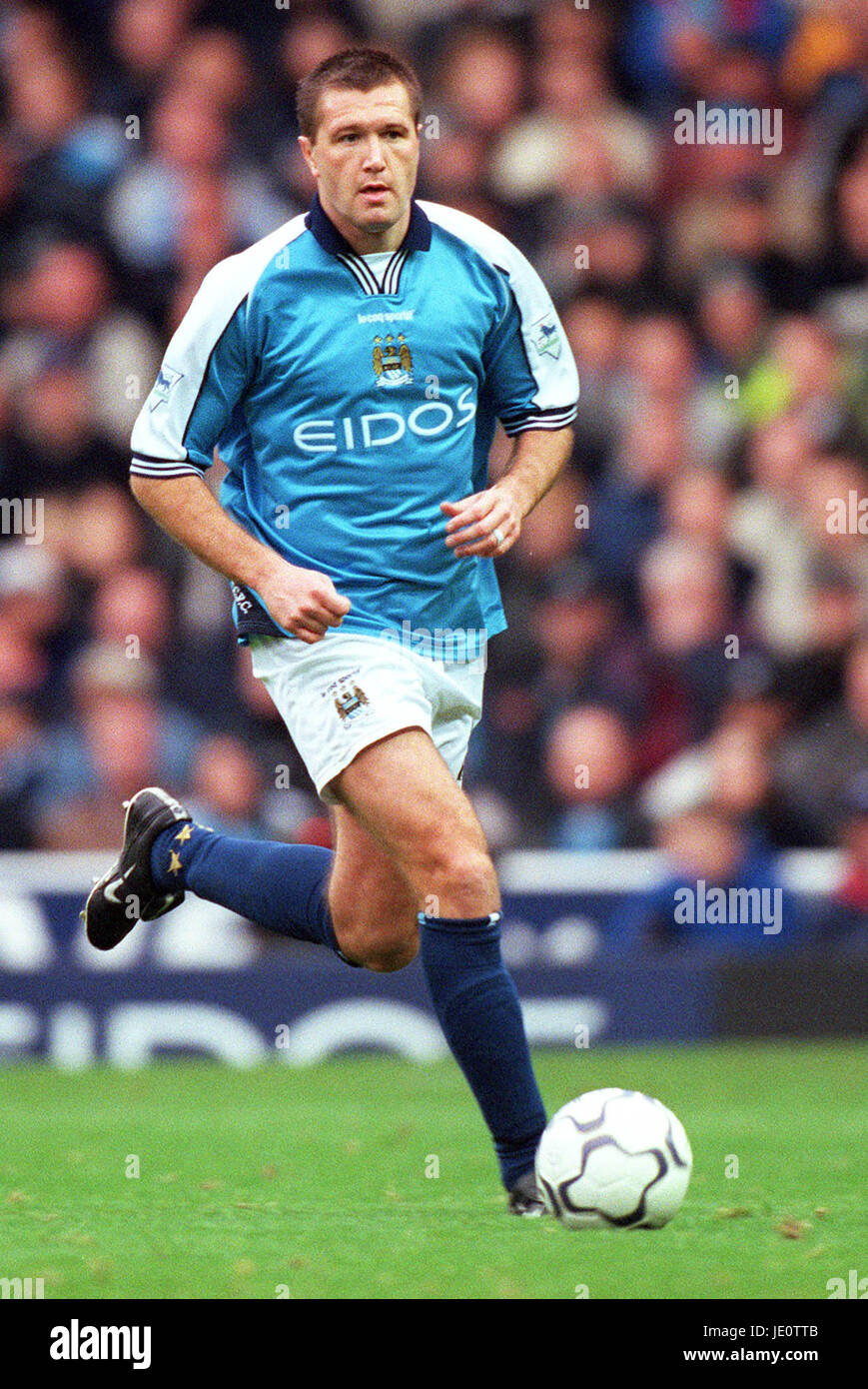 Steve howey manchester city fc -Fotos und -Bildmaterial in hoher ...