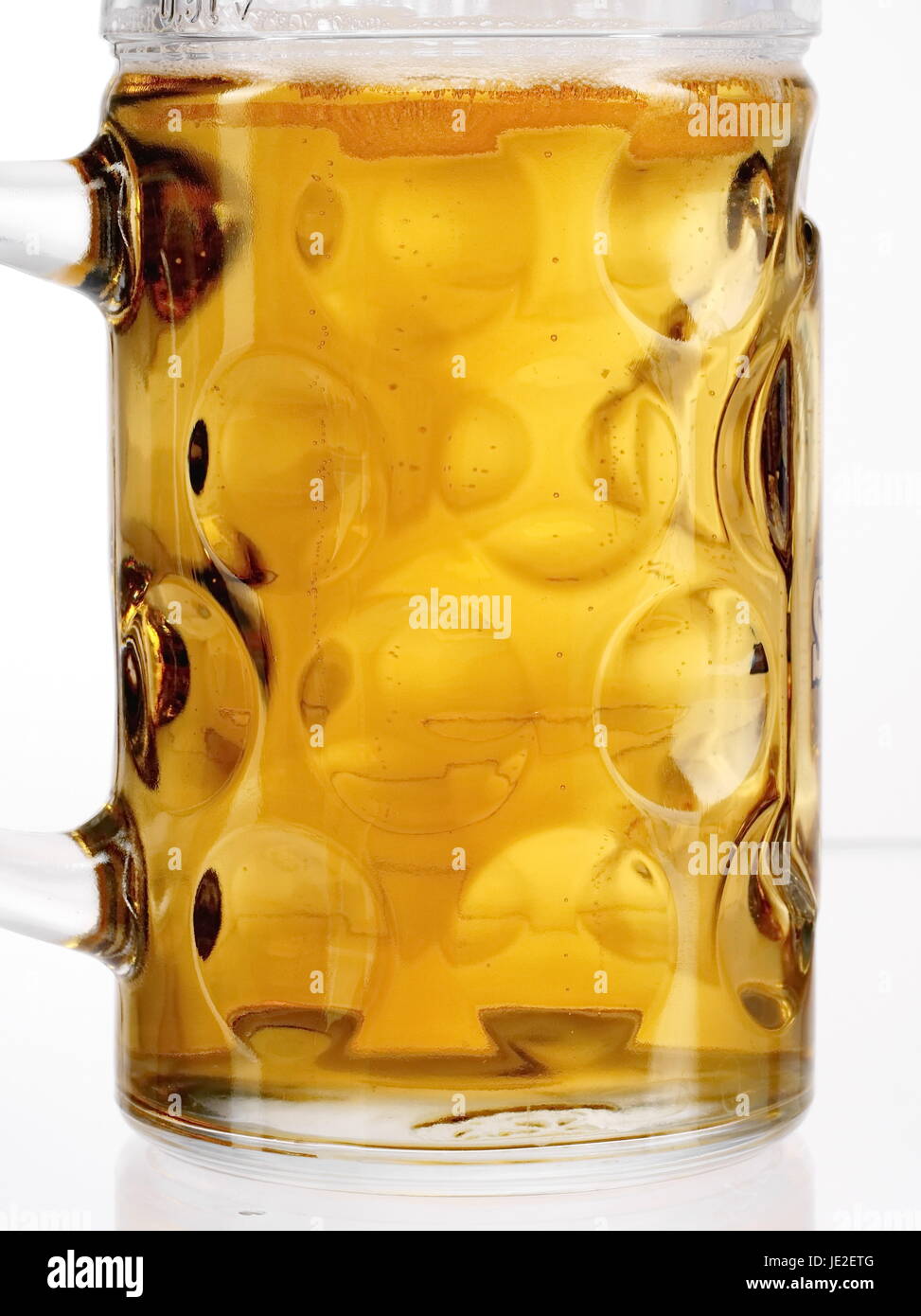 Masskrug bier -Fotos und -Bildmaterial in hoher Auflösung – Alamy