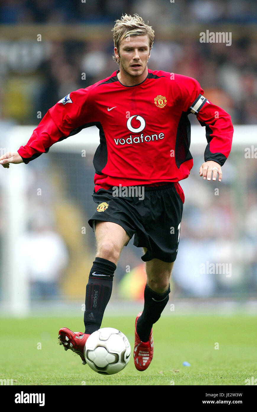 DAVID BECKHAM MANCHESTER UNITED FC ELLAND ROAD LEEDS 14. September 2002 Stockfotografie - Alamy