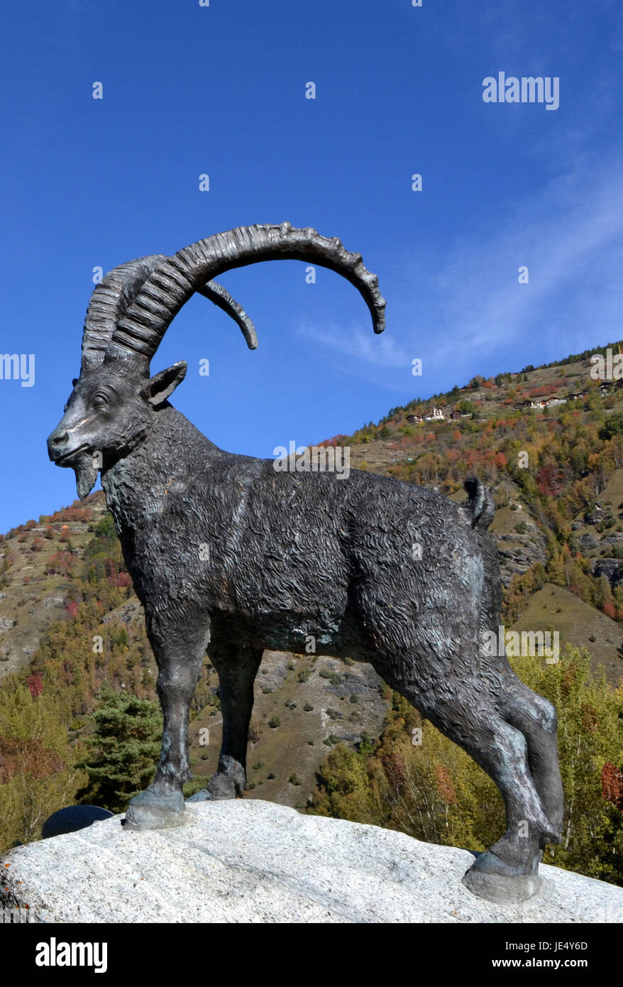 Statue steinbock -Fotos und -Bildmaterial in hoher Auflösung – Alamy