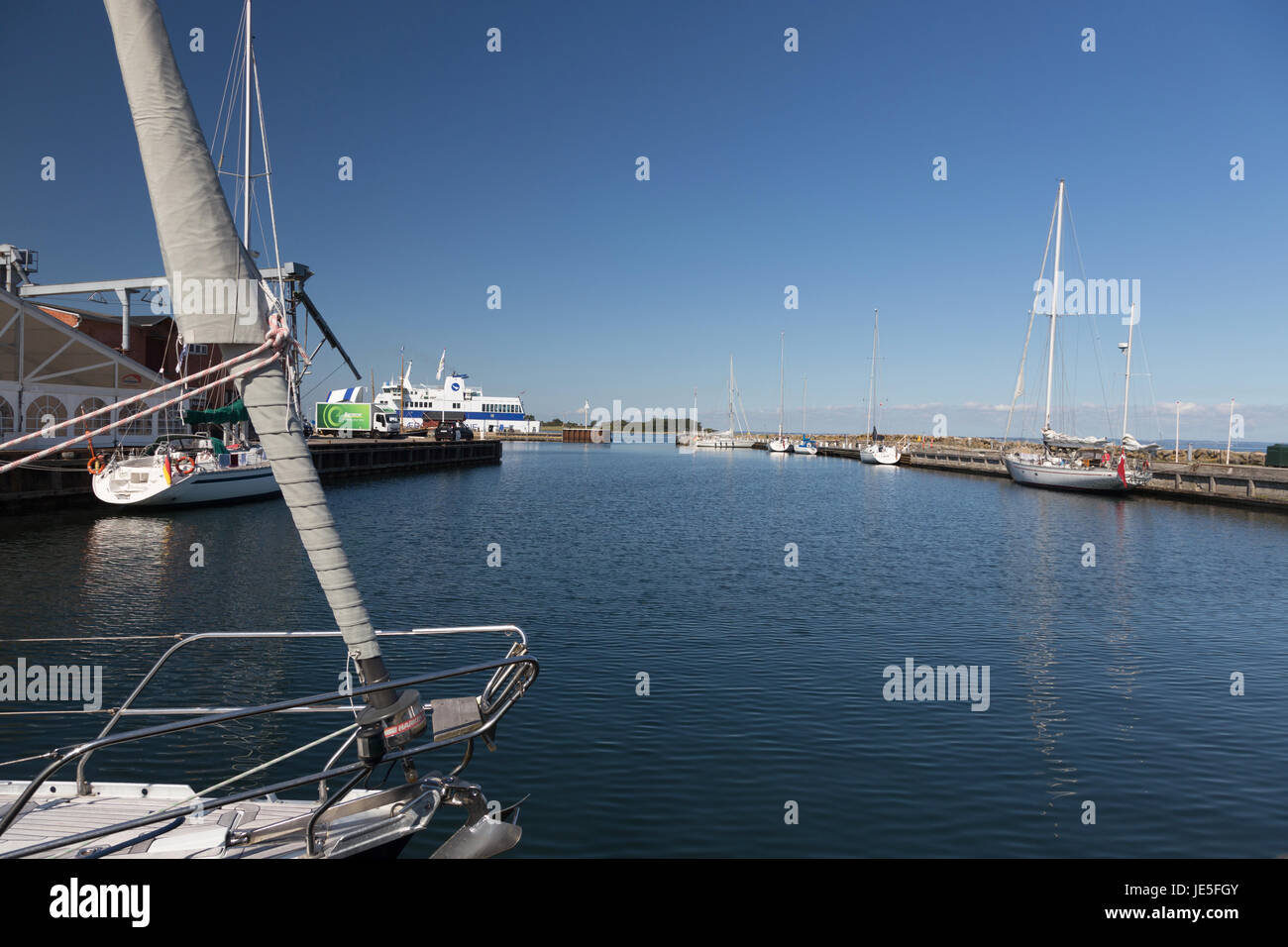 Boote im hafenbecken -Fotos und -Bildmaterial in hoher Auflösung – Alamy