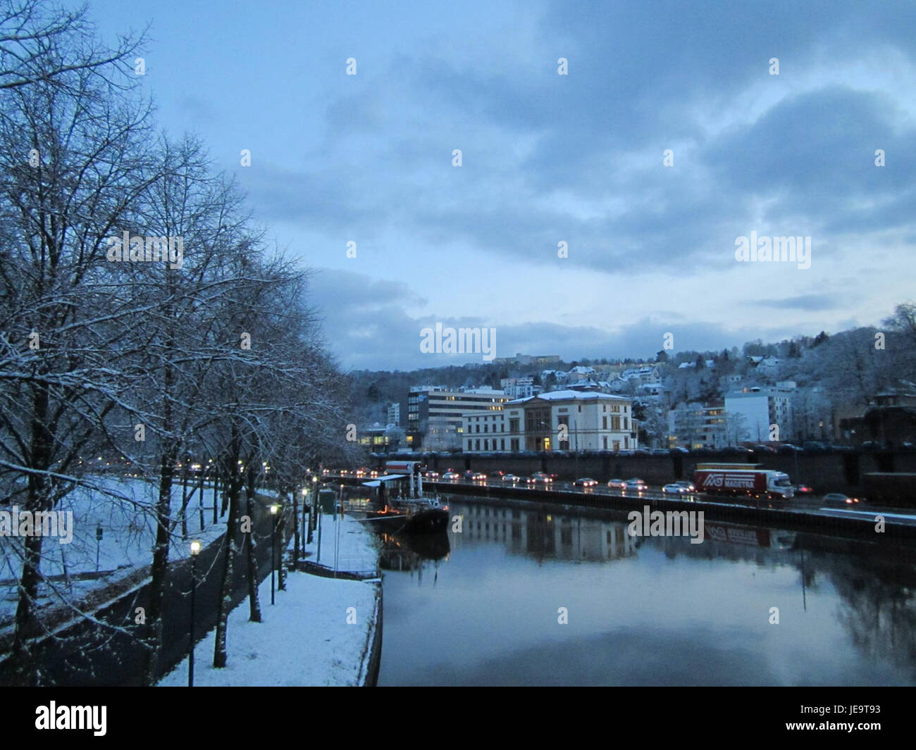 Saarbrücken, die Hauptstadt des Saarlandes, liegt am Ufer der Saar. Es ...