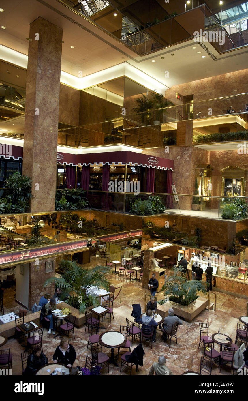 Interior trump tower new york -Fotos und -Bildmaterial in hoher ...