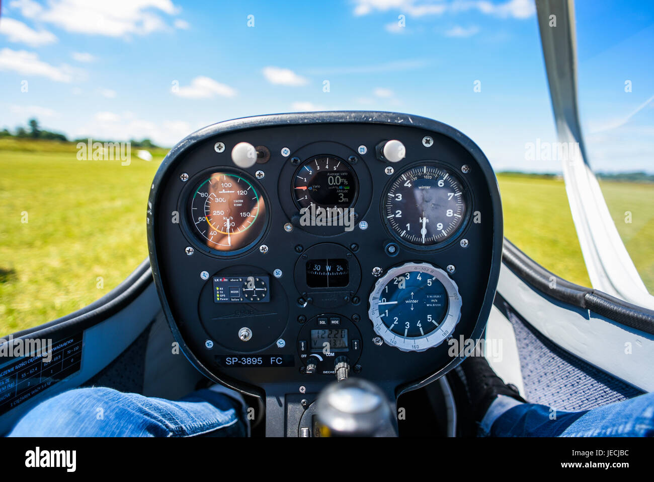 Segelflugzeug cockpit segelflugzeug -Fotos und -Bildmaterial in hoher ...