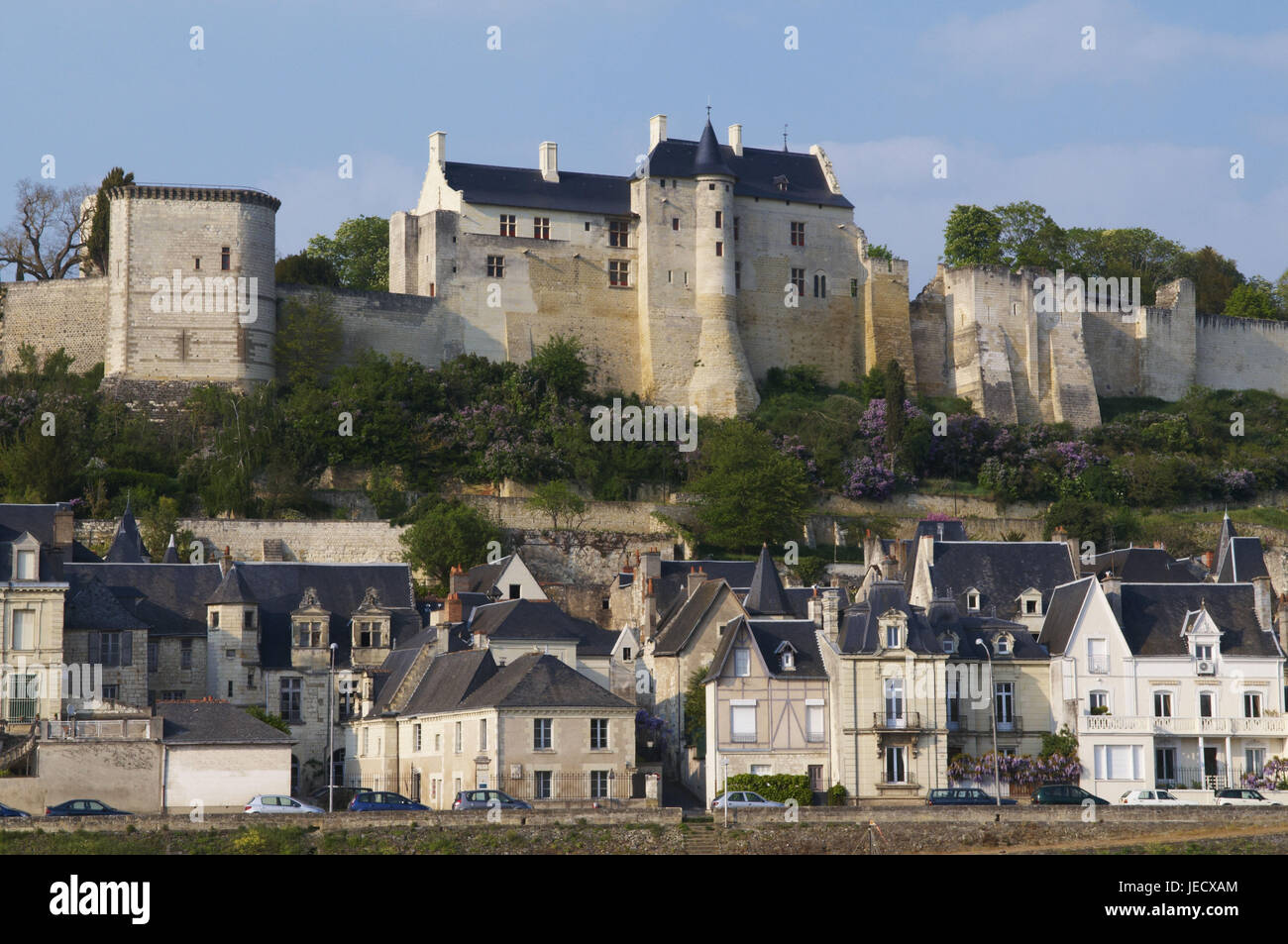 Schloss chinon -Fotos und -Bildmaterial in hoher Auflösung – Alamy
