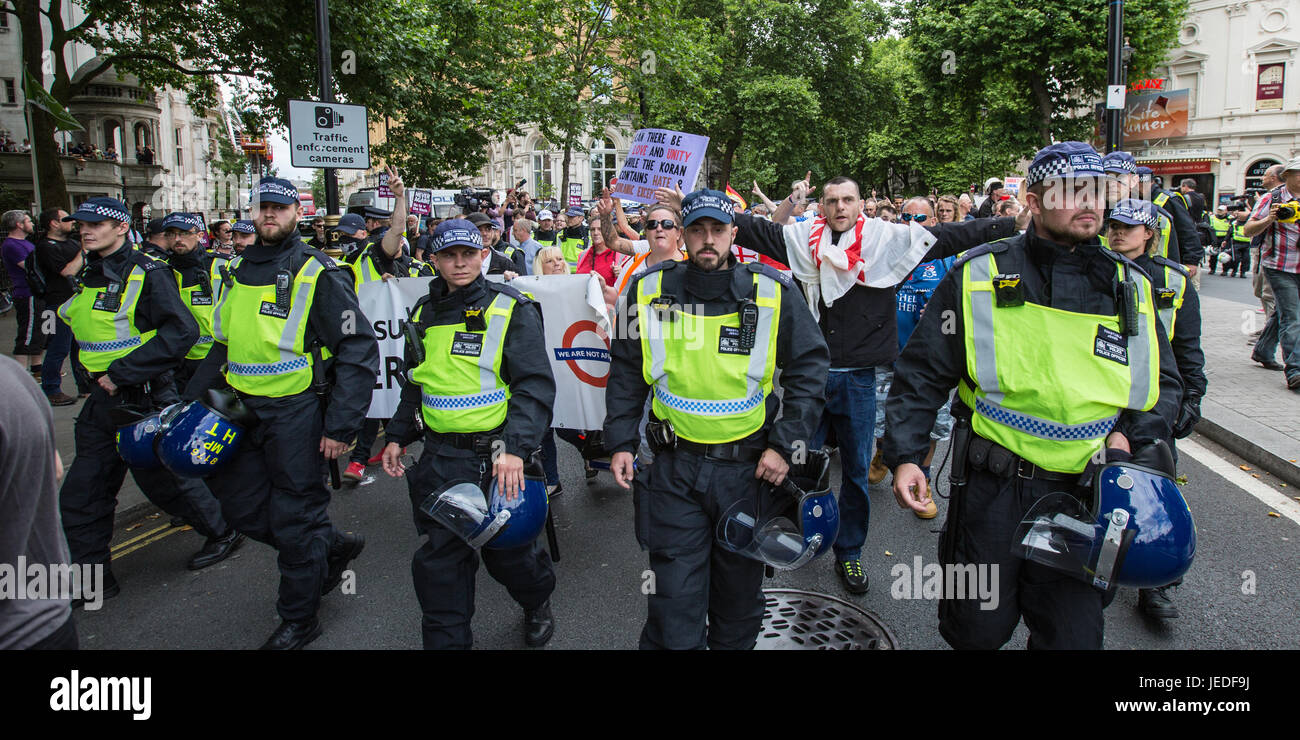 Antifaschisten polizei -Fotos und -Bildmaterial in hoher Auflösung – Alamy