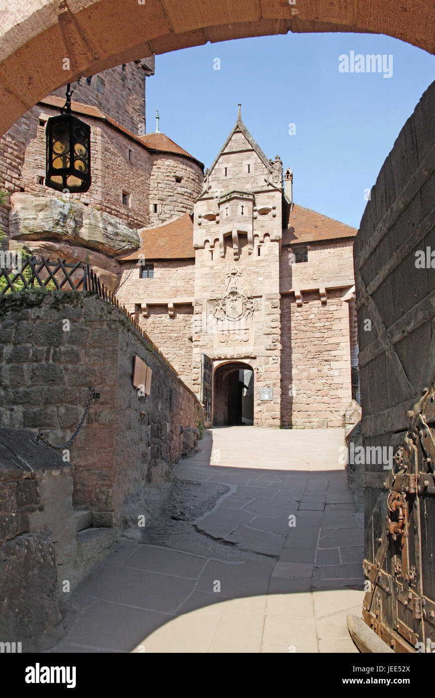 Frankreich, Elsass, Chateau du Haut-Koenigsbourg, Portal, Schloss ...