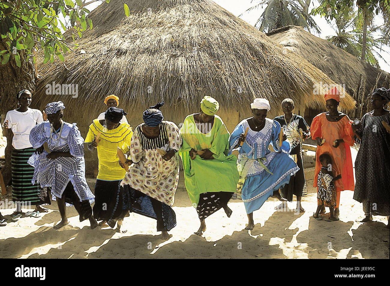 Frauen, Tanz, Dorf, Region Casamance, Senegal Stockfoto, Bild ...