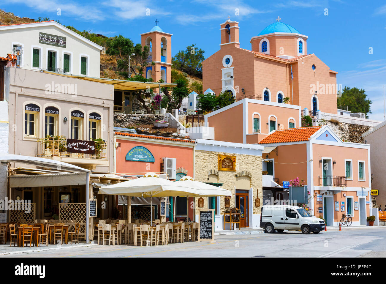 Anzeigen von Korissia, der Hafen von Kea Insel in Griechenland ...
