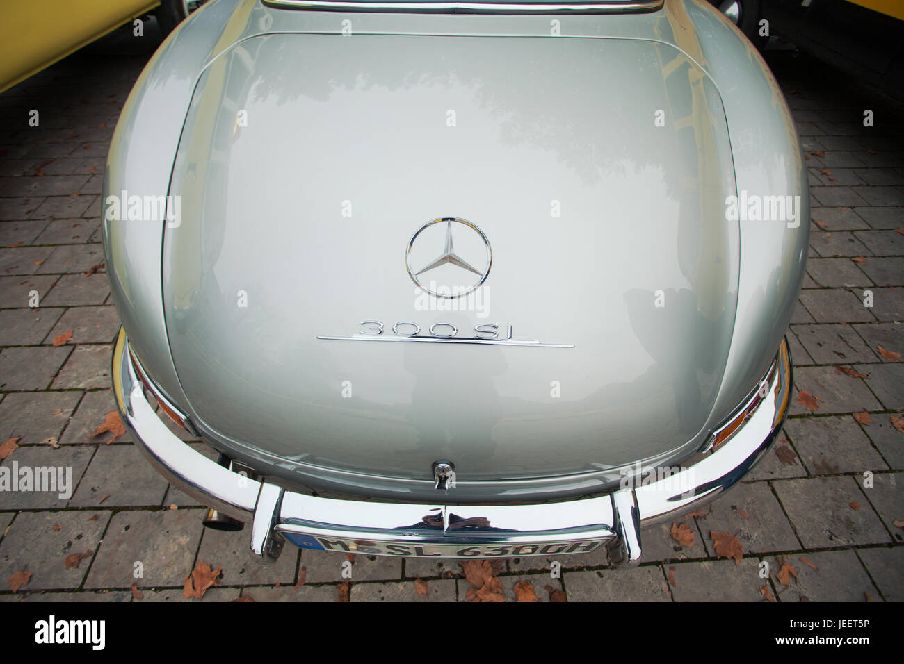 Mercedes-Benz 300 sl Coupé bei Oldtimer-Auto-Show, München, Deutschland ...